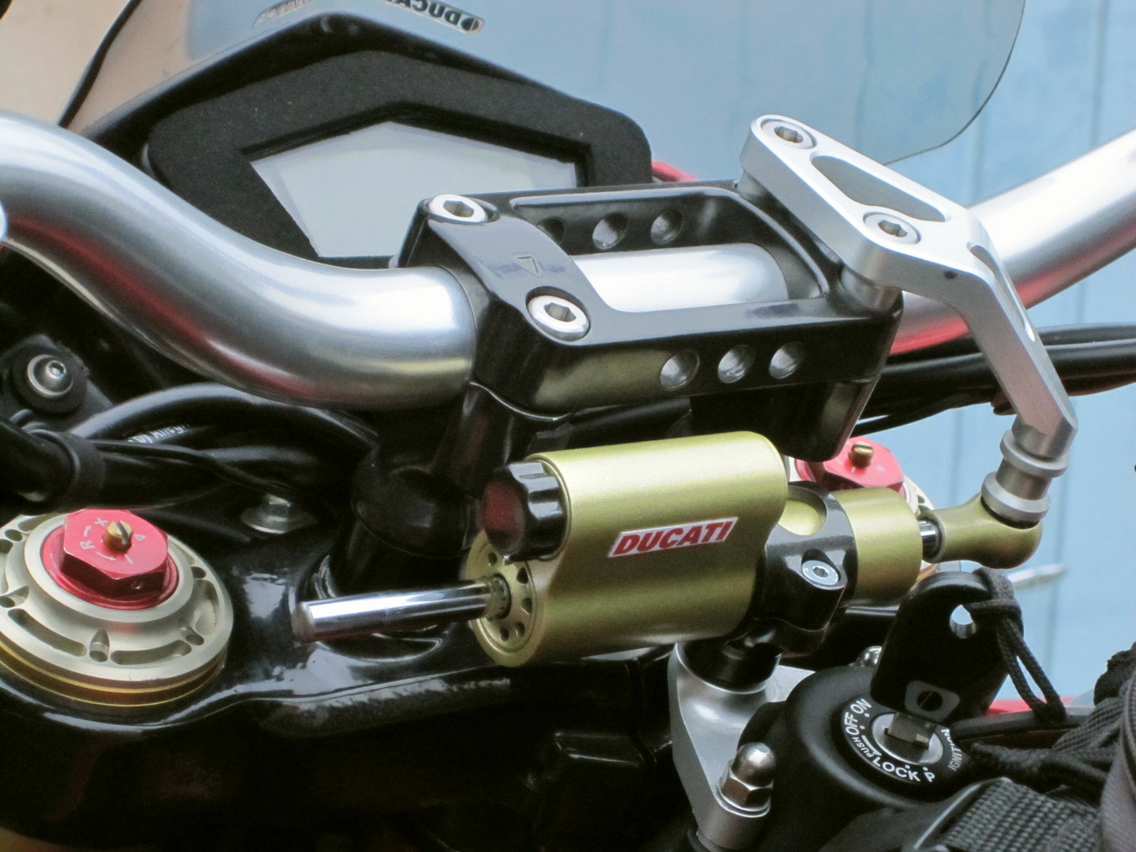 Hyper 1100 Lenker und Handguard - Reifen, Bremsen und Fahrwerk ...